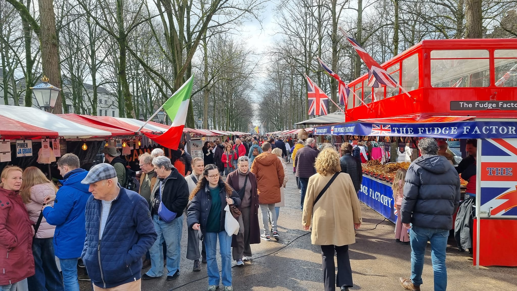 Braderie Paasmarkt- Lange Vijverberg | Hollandse Markten
